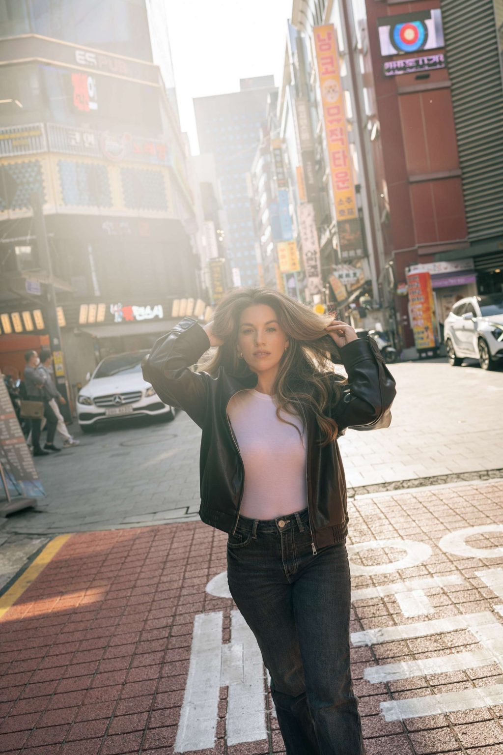 22 Photo Poses for Women to Inspire Your Next Photoshoot