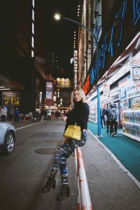 22 Photo Poses for Women to Inspire Your Next Photoshoot