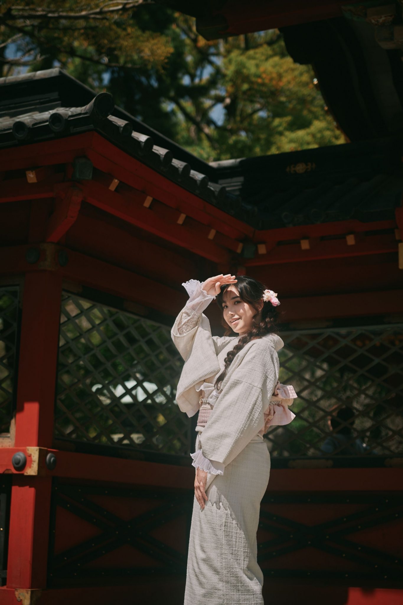 22 Photo Poses for Women to Inspire Your Next Photoshoot