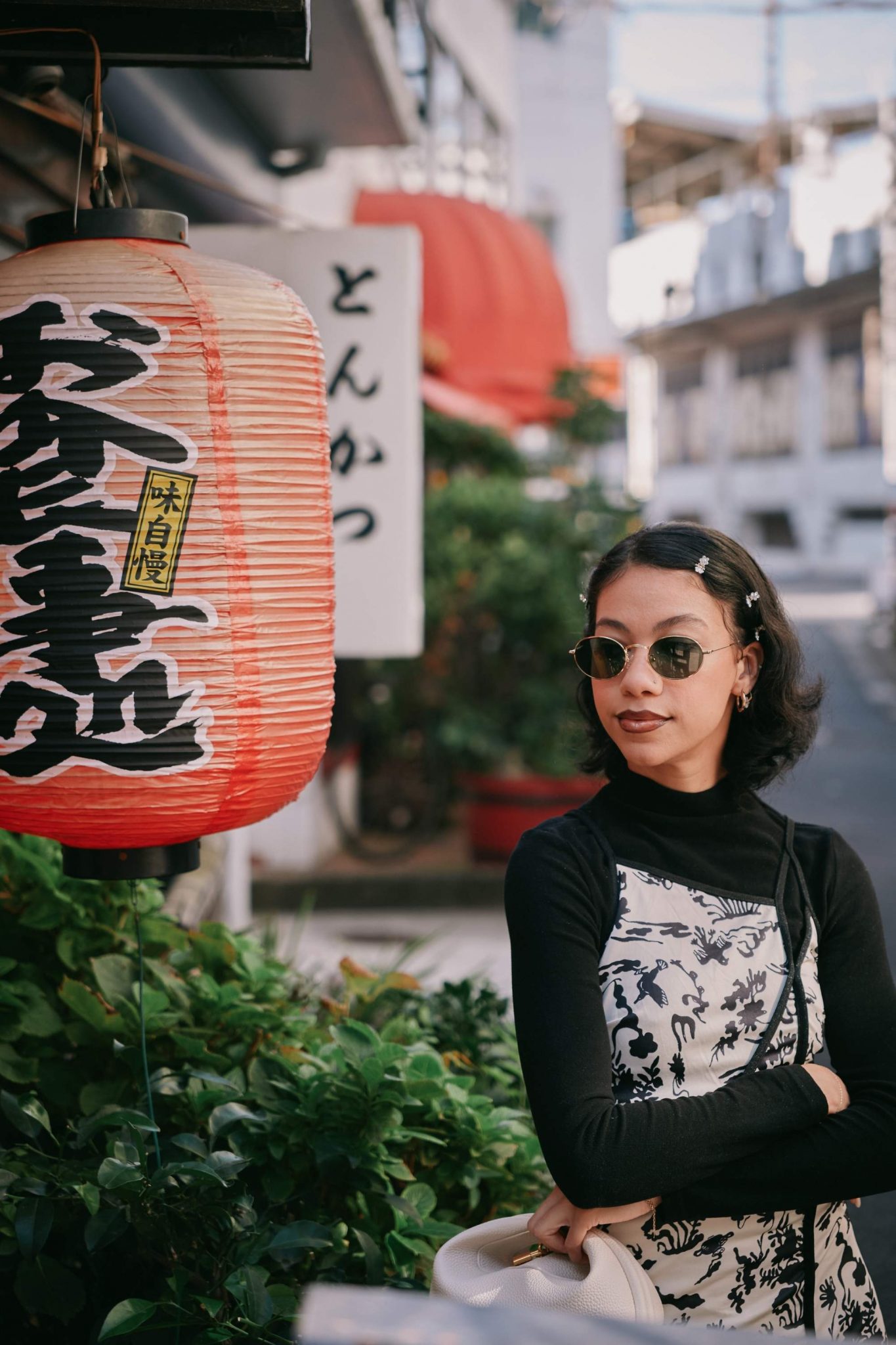 22 Photo Poses for Women to Inspire Your Next Photoshoot