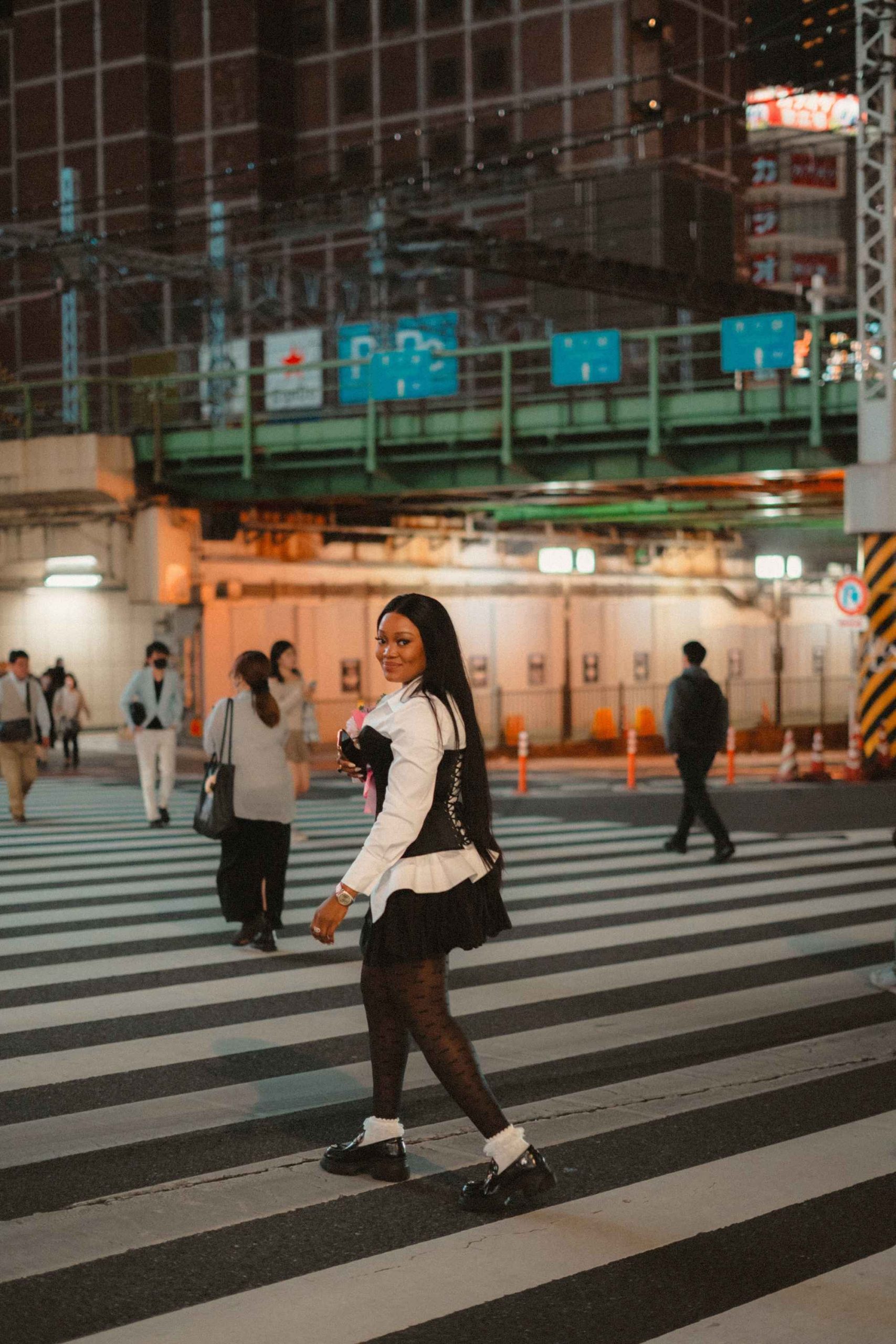 22 Photo Poses for Women to Inspire Your Next Photoshoot