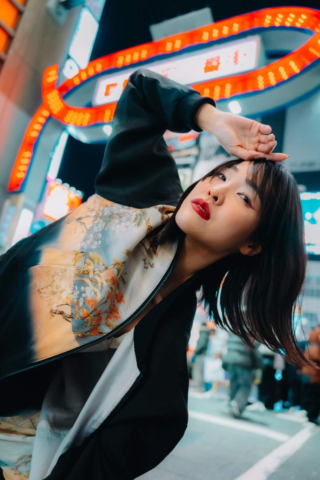 22 Photo Poses for Women to Inspire Your Next Photoshoot